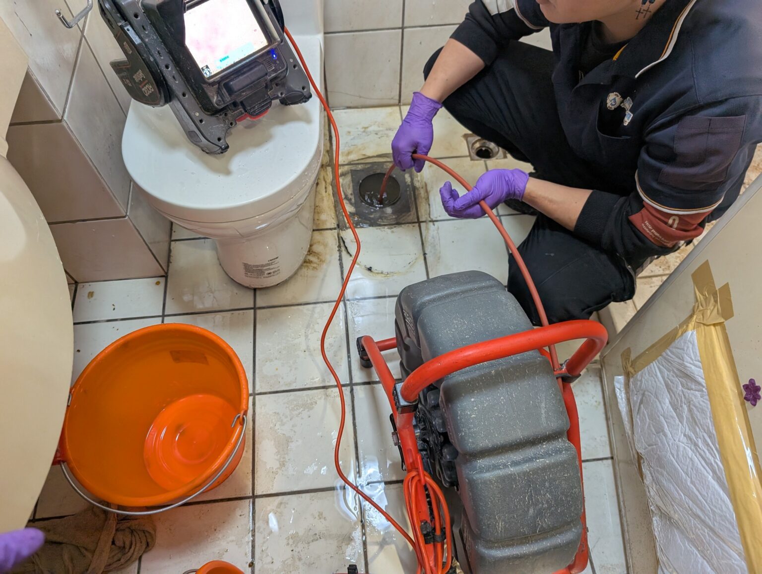 不明原因造成嚴重馬桶堵塞 - 久大管道工程有限公司