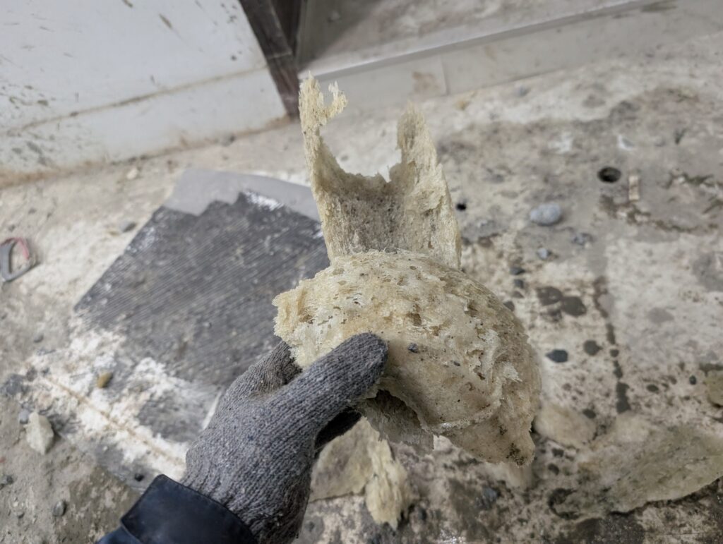 房屋整修誤將發泡劑堵塞水管 - 久大管道工程有限公司